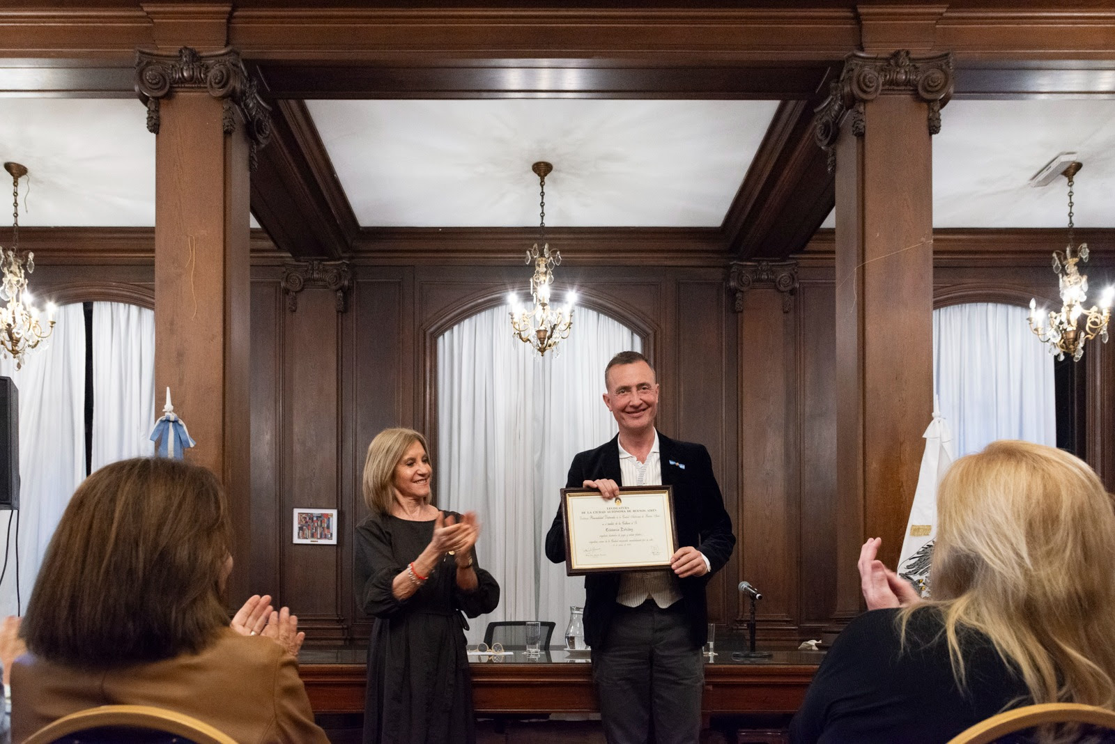 Homenaje a Celedonio Lohidoy y Analía González en la Legislatura ...